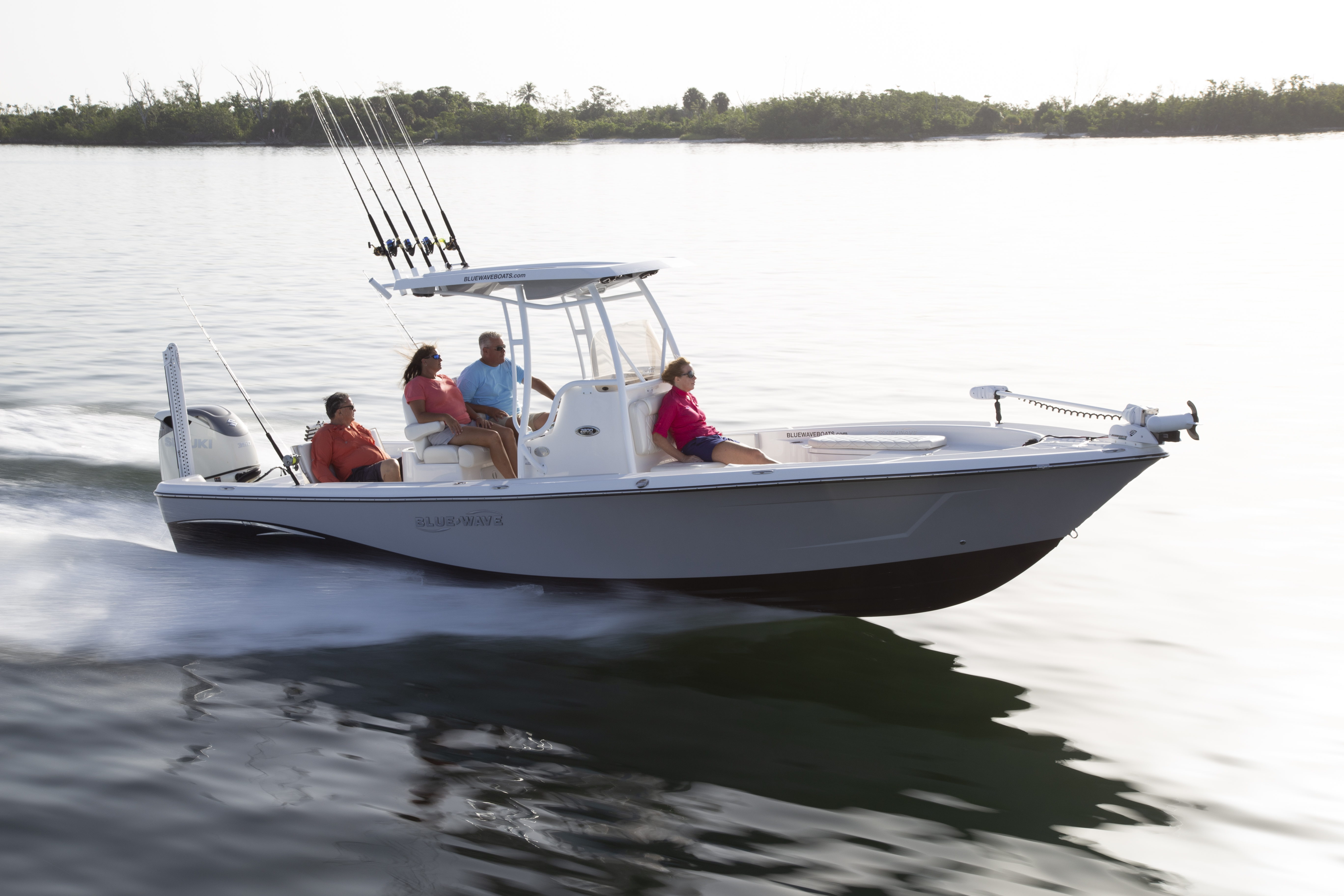 Boat Review - Blue Wave 2800 Pure Hybrid - Florida Sportsman